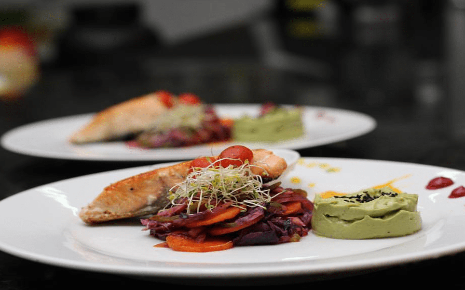 Avenue Balboa Neighborhood Guide: All You Need To Know