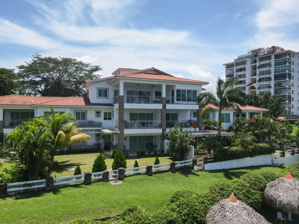 Punta Barco Village - GARDEN - Panama Equity